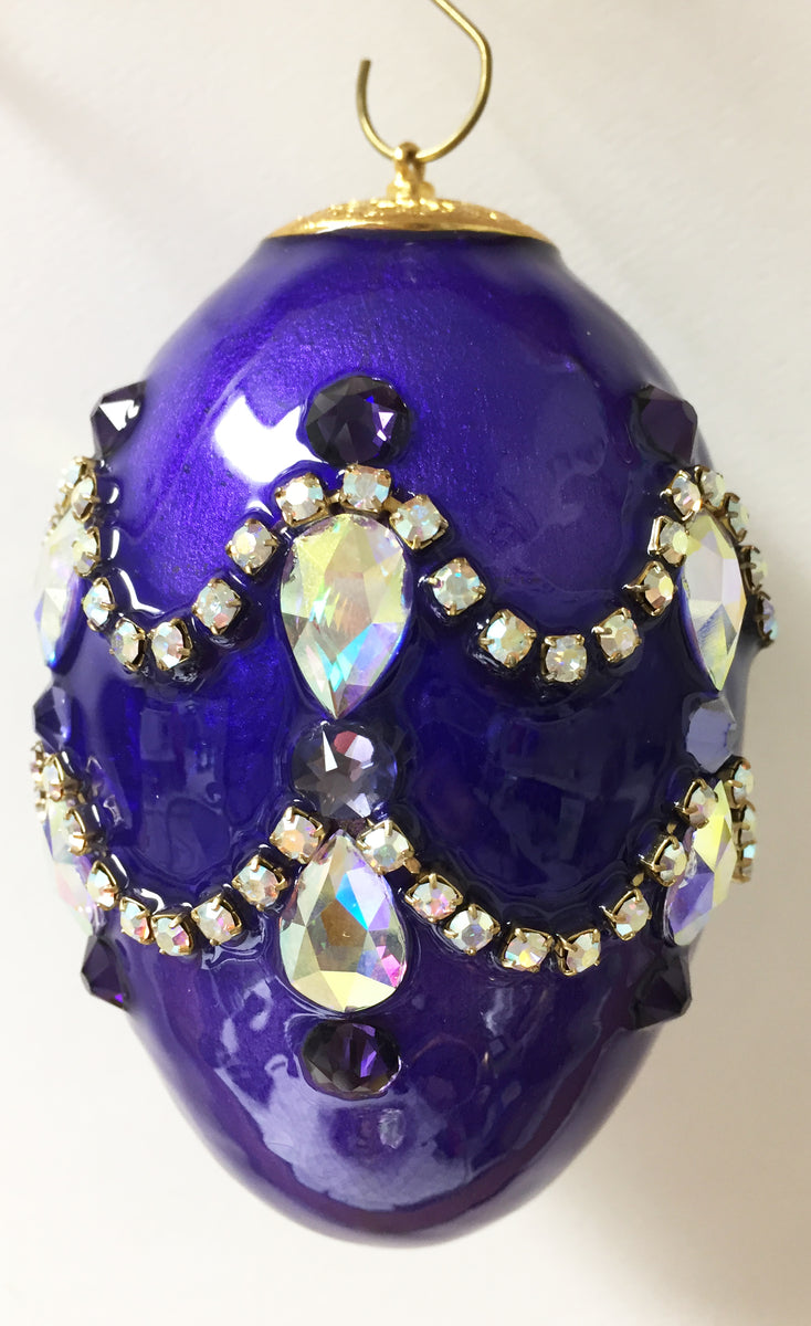 Violet Ornament – Vivian Alexander